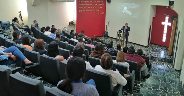 DEVOCIONAL GENERAL INSTITUCIONAL - Universidad Evangélica de El Salvador